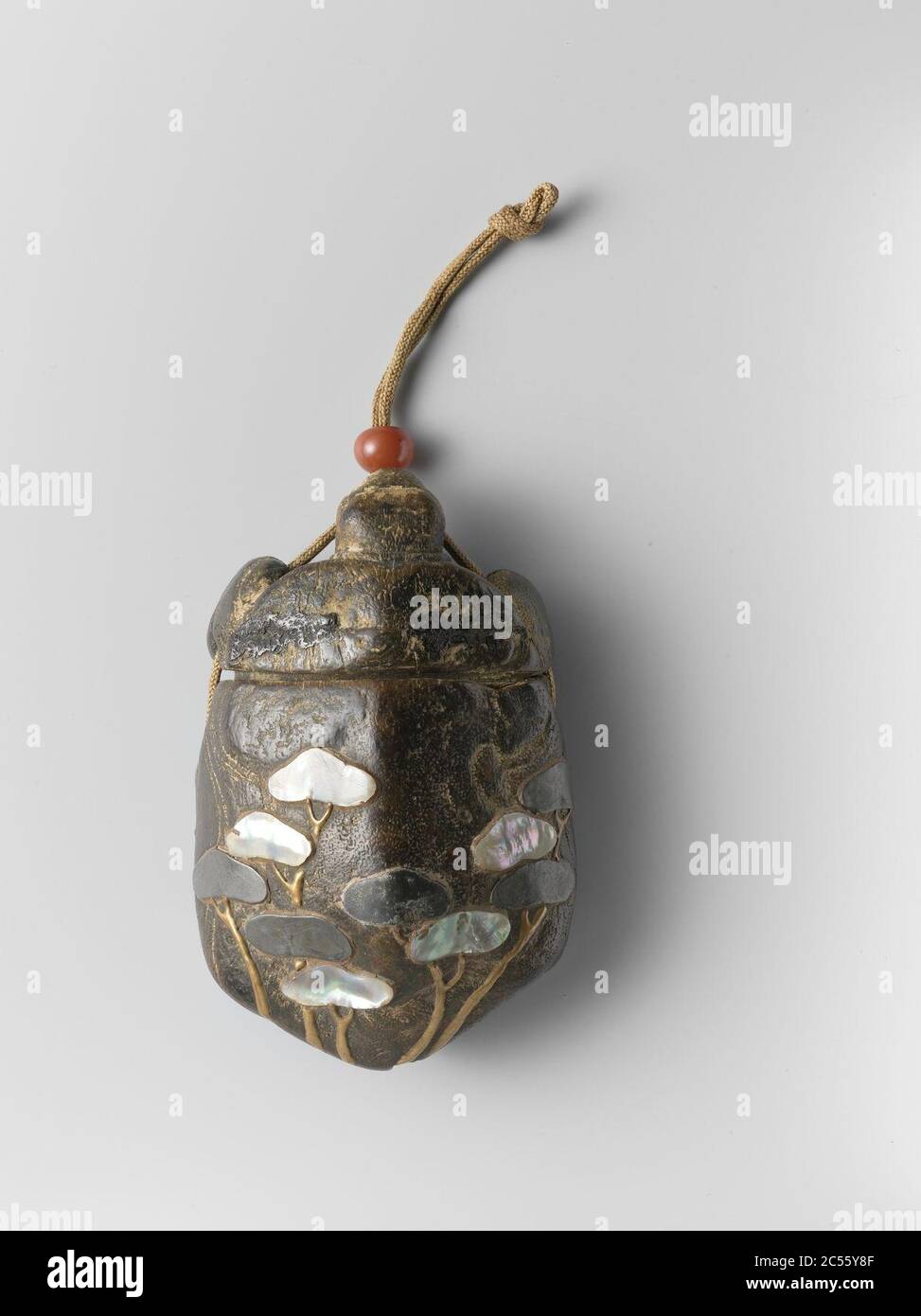 Inro hi-res stock photography and images - Alamy