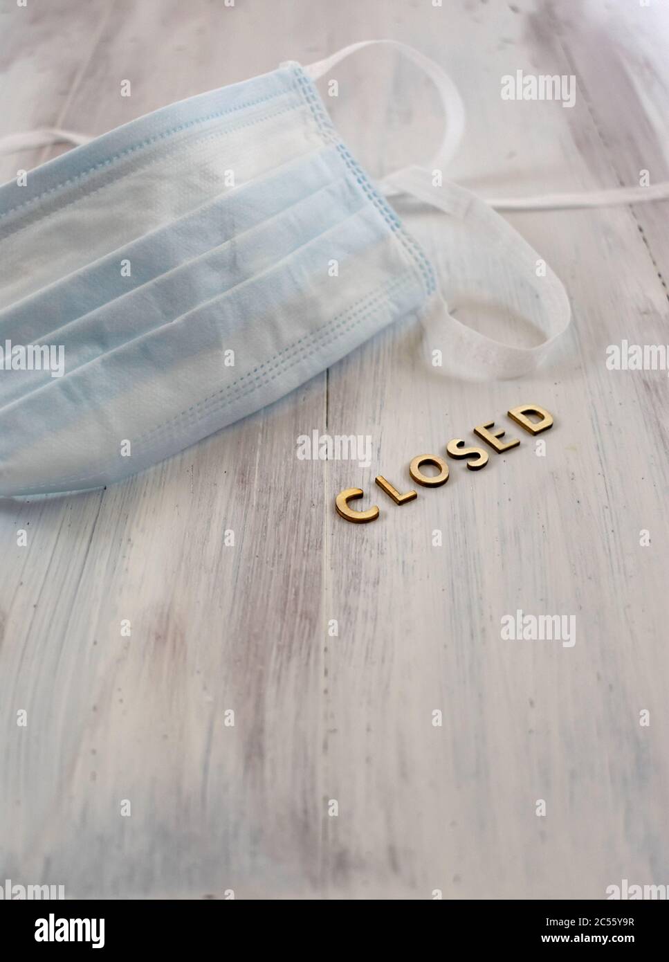 Hospital closed sign hi-res stock photography and images - Alamy