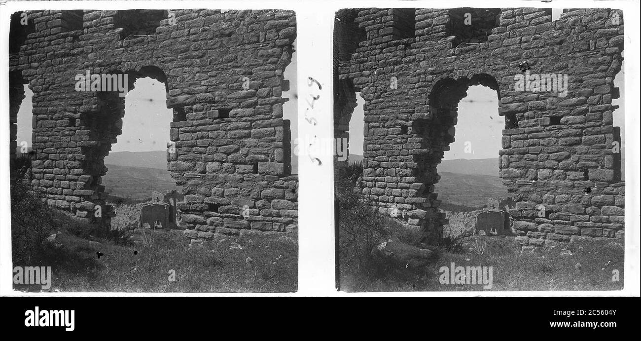 Interior del castell de Llordà Stock Photo - Alamy