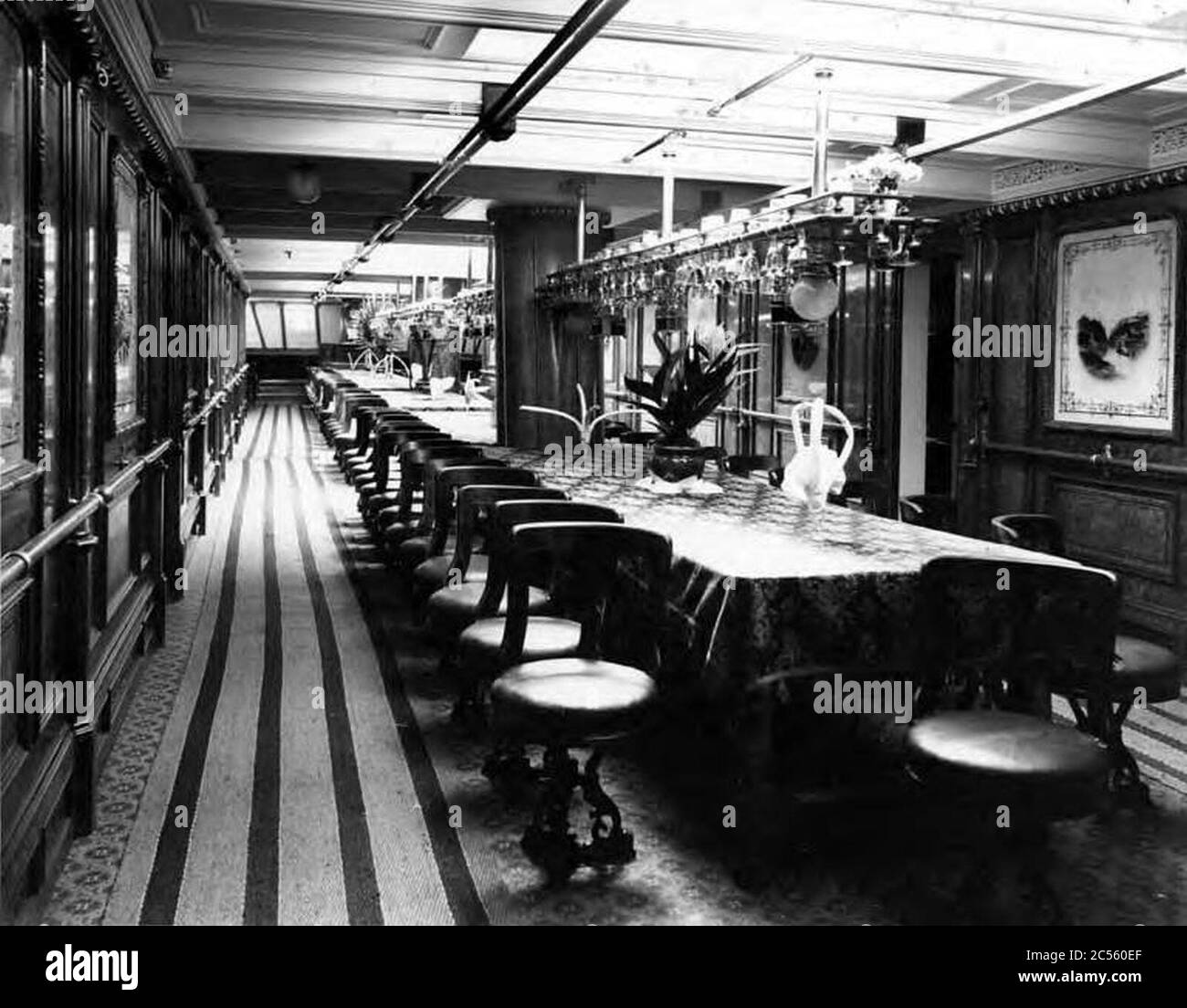Classic ship interior hi-res stock photography and images - Alamy