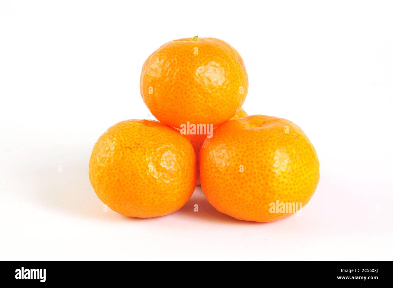 Small orange on white background. Mandarin orange. Tangerines orange ...