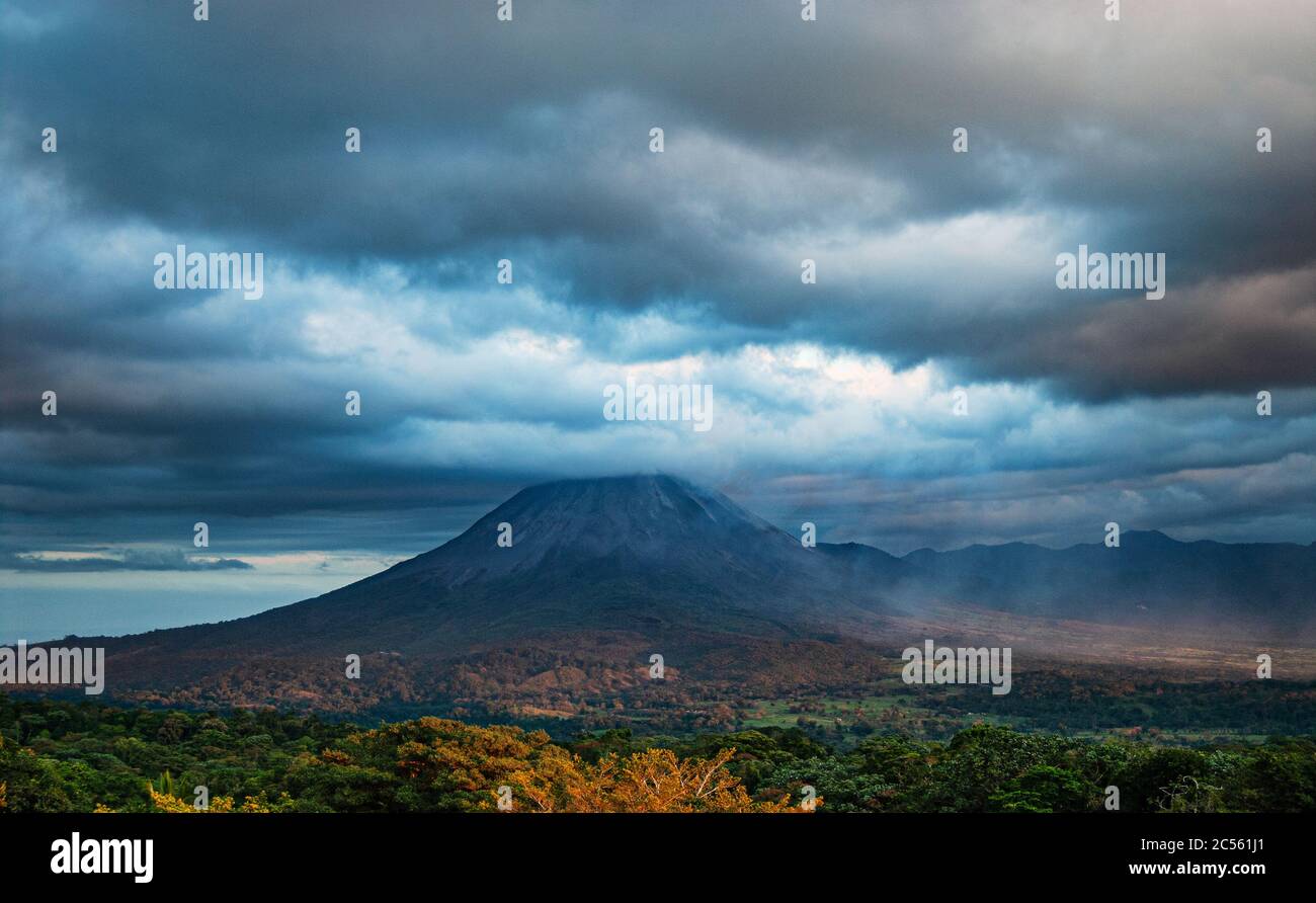 Volcano arenal sunrise hi-res stock photography and images - Alamy