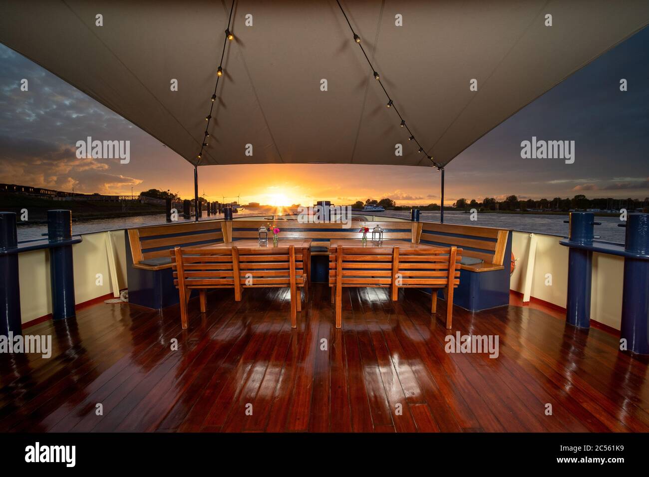 Cruise ship amazing sunset hi-res stock photography and images - Alamy