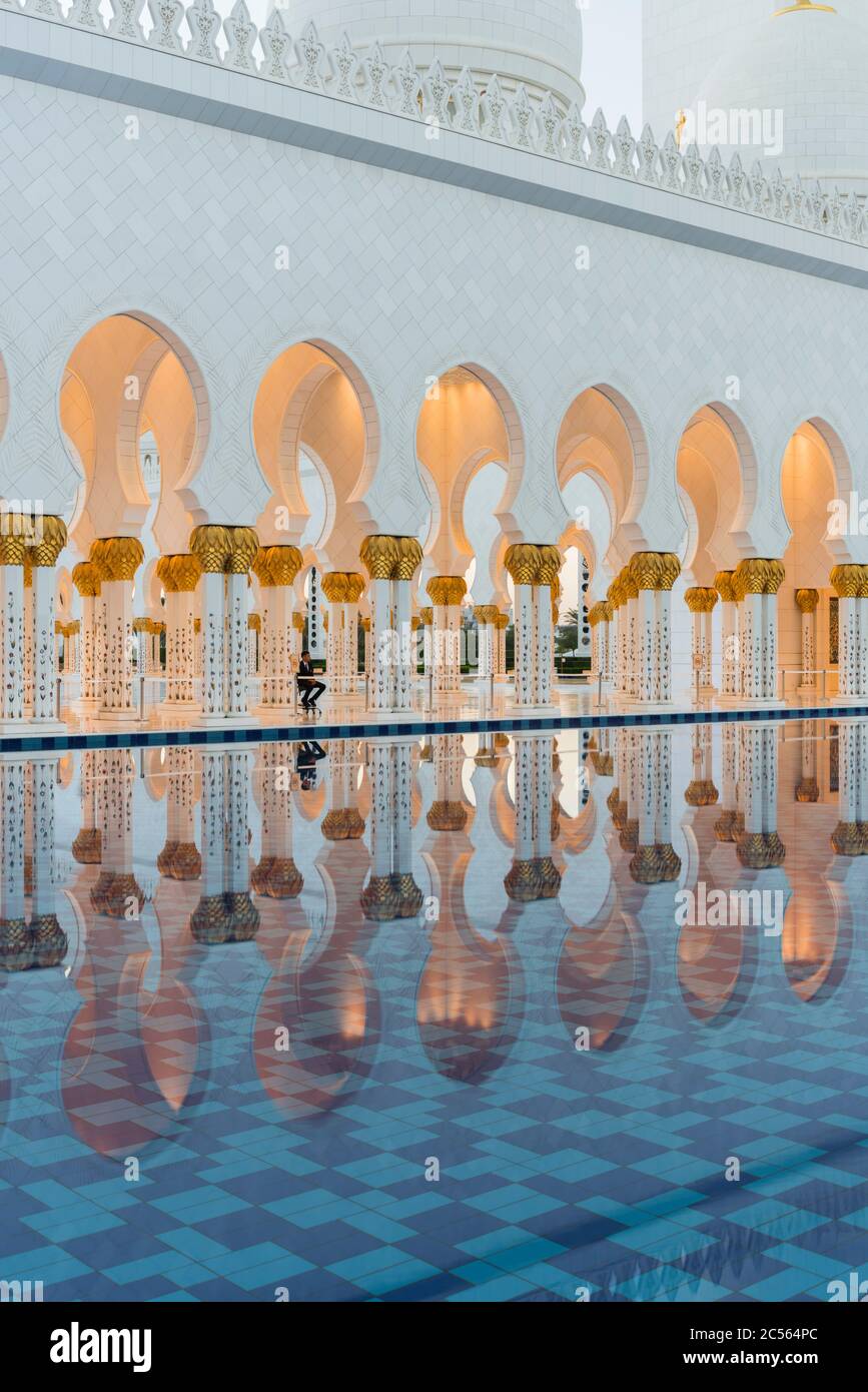 Famous edifices hi-res stock photography and images - Alamy