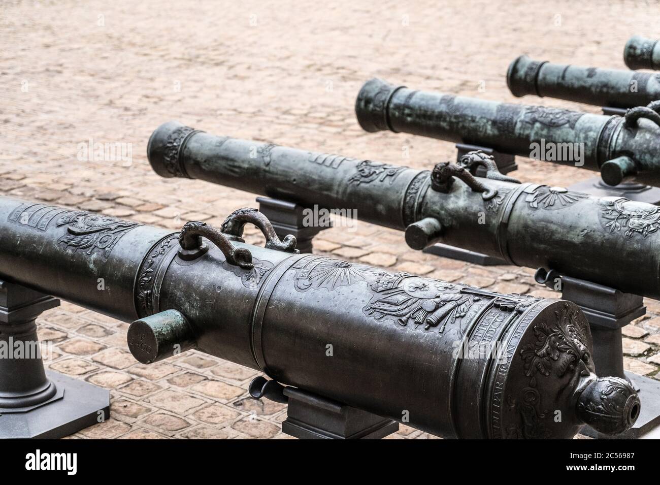 Grey scale close up shot of metallic cannon artillery Stock Photo - Alamy