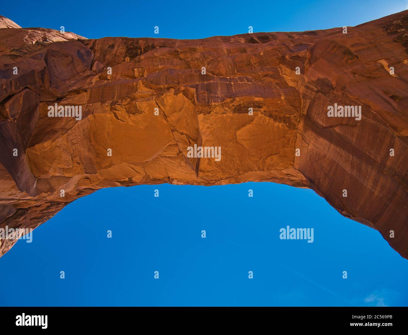 Huge arch red stone hi-res stock photography and images - Alamy