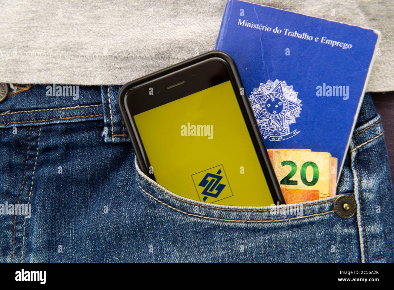 Bank screen hi-res stock photography and images - Alamy