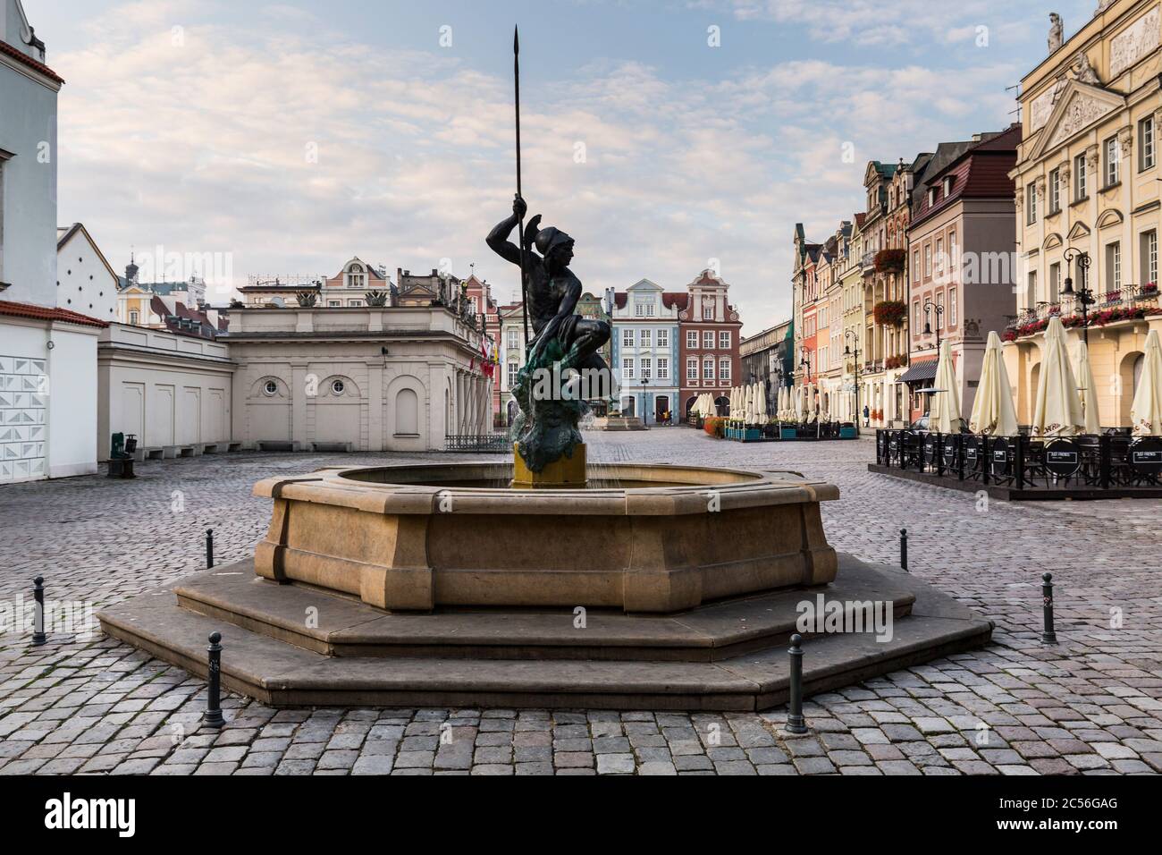 Destination old town sights hi-res stock photography and images - Alamy