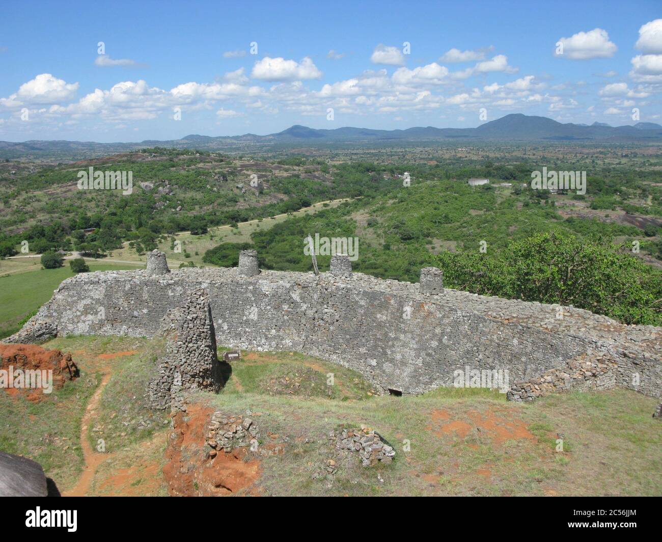 Zimbabwe traditional house hi-res stock photography and images - Alamy