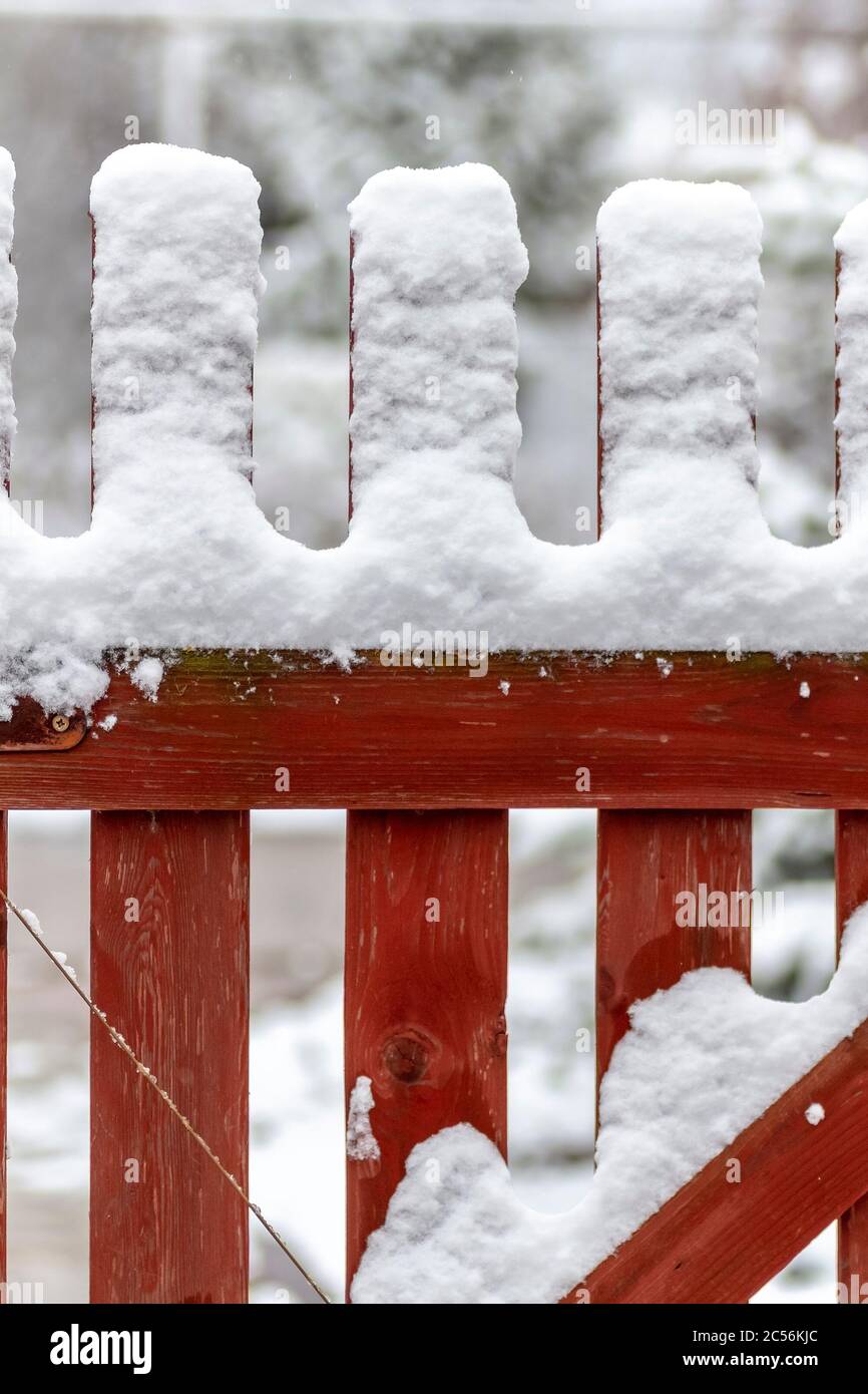 Freshly painted fence hi-res stock photography and images - Alamy