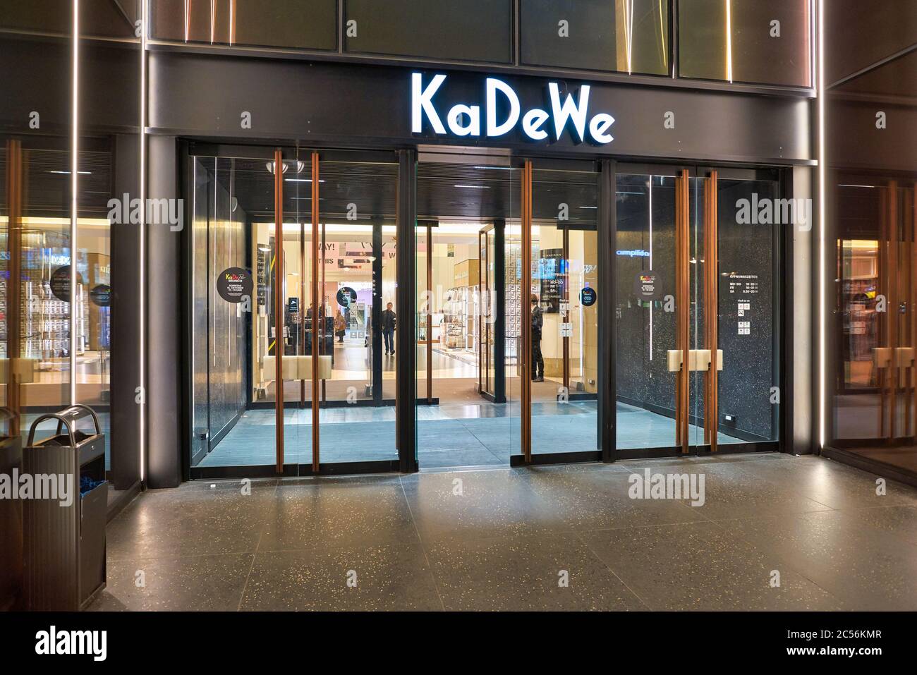 Kadewe berlin logo sign hi-res stock photography and images - Alamy