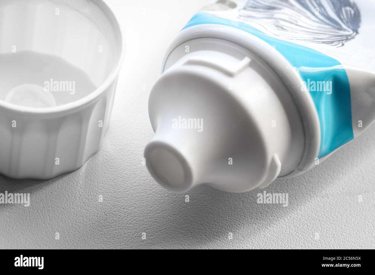 Open tooth paste tube hi-res stock photography and images - Alamy
