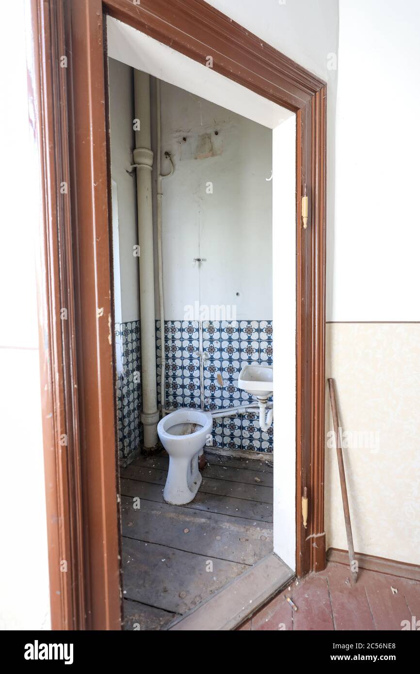 Standard Toilets High Resolution Stock Photography and Images - Alamy