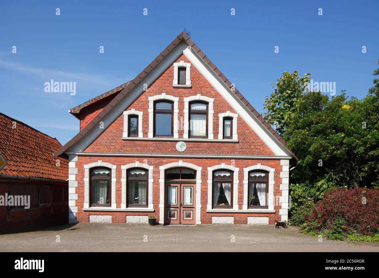 Edifice buildings europe architecture hi-res stock photography and ...