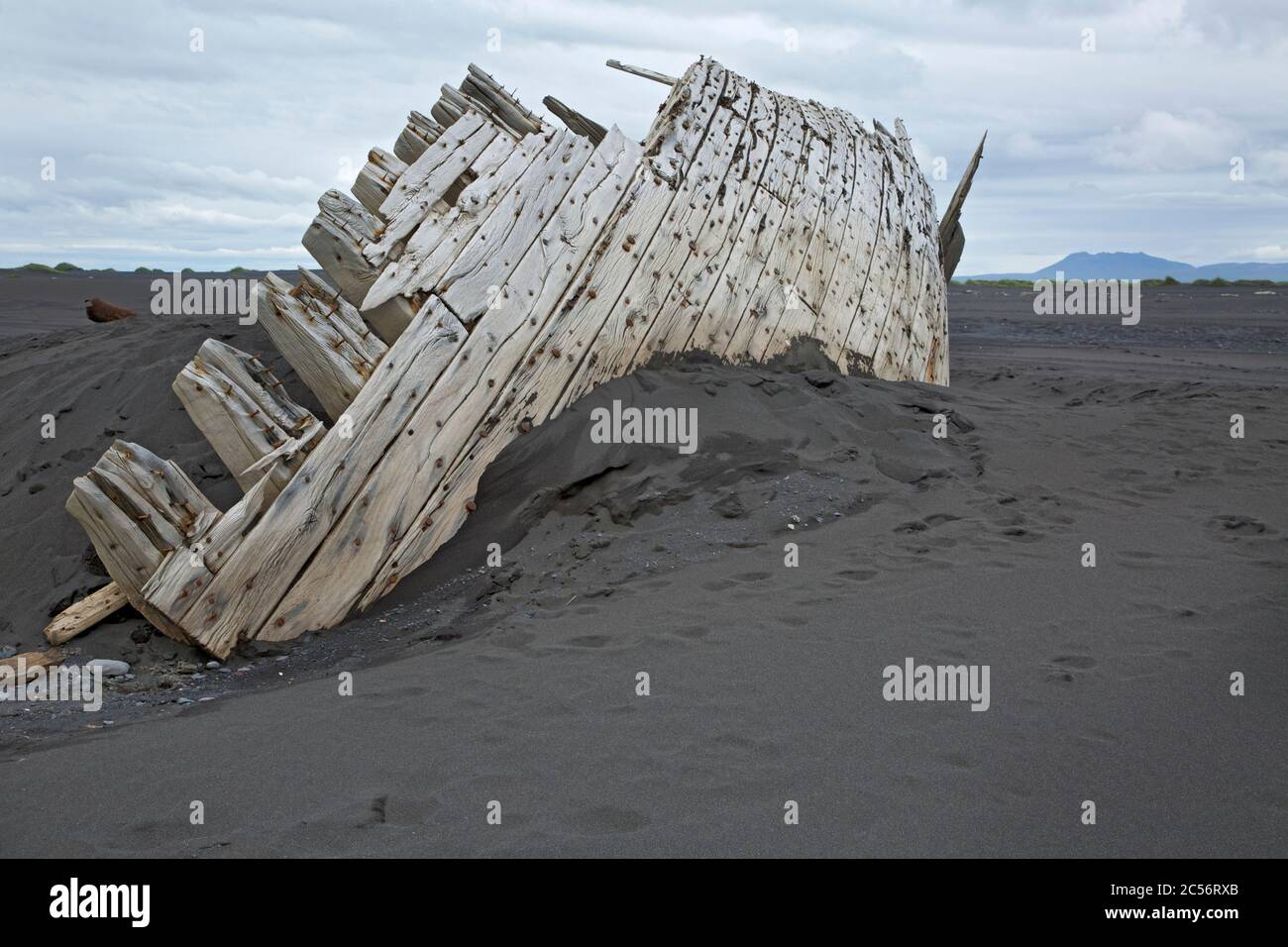 Wreck of the Icelandic trawler 'Surprise', stranded on September 5 ...