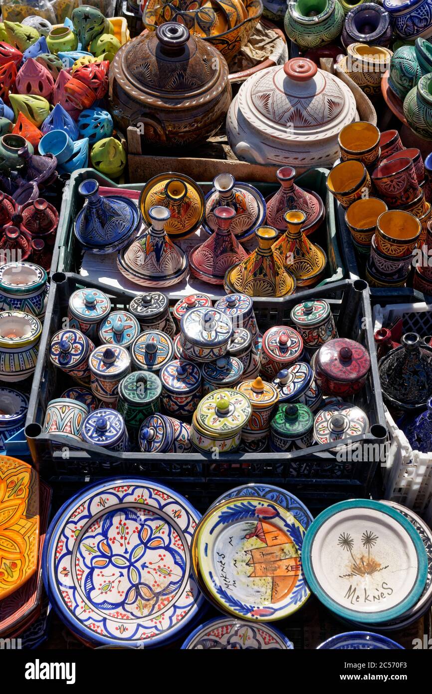 Decorative pottery in Meknes, Morocco Stock Photo - Alamy