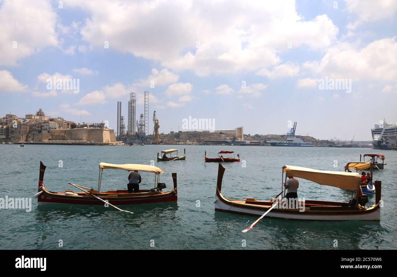 Tal pass hi-res stock photography and images - Alamy