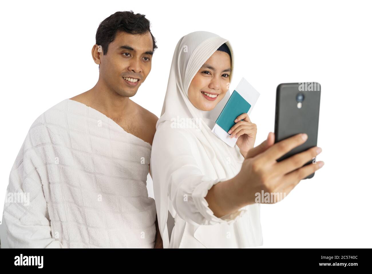 beautiful muslim couple hajj or umrah wearing islamic white dress ...