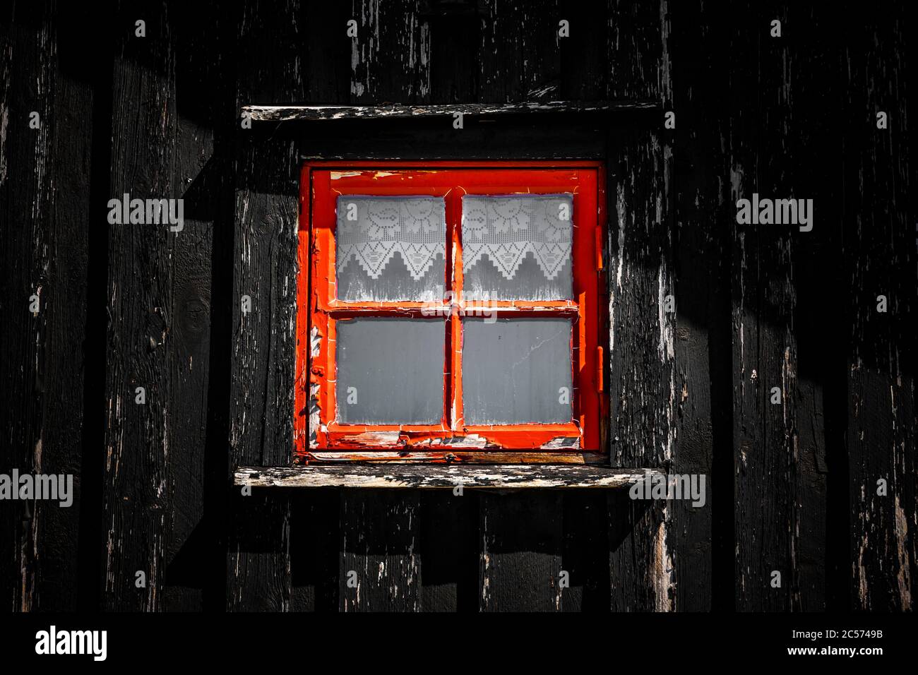 Red window on a wooden hut in Skandianvien Stock Photo - Alamy