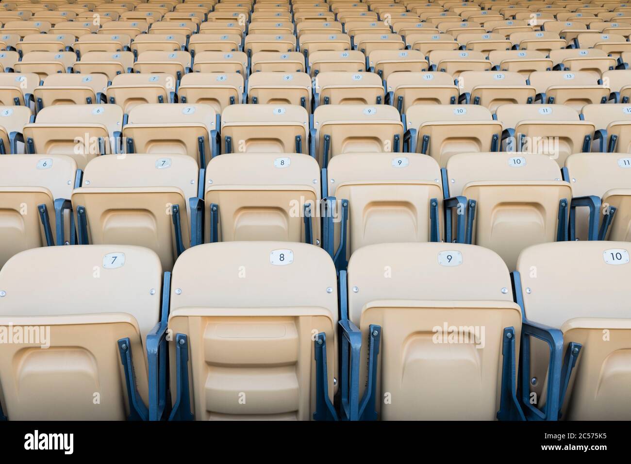 Stadium full seats hi-res stock photography and images - Alamy