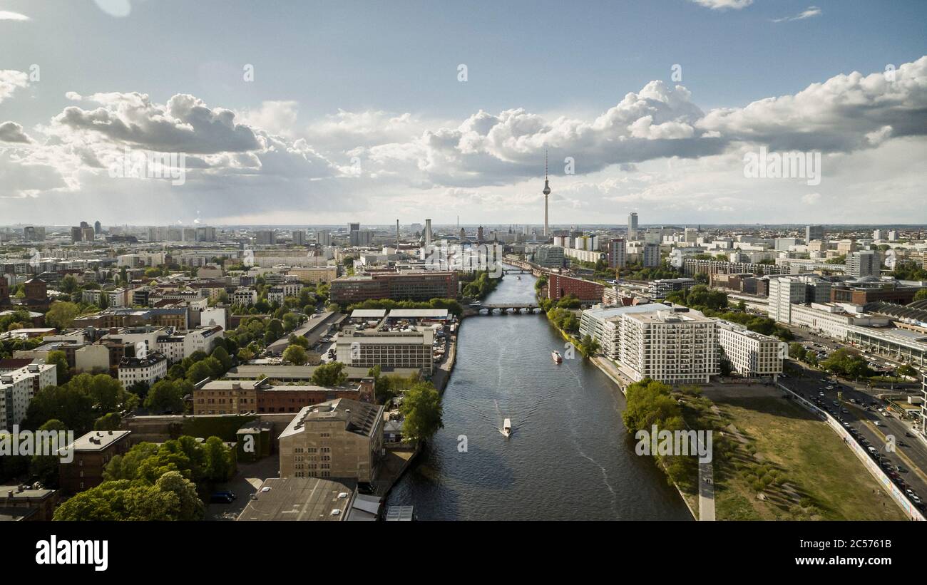 Scenic sunny cityscape berlin hi-res stock photography and images - Alamy