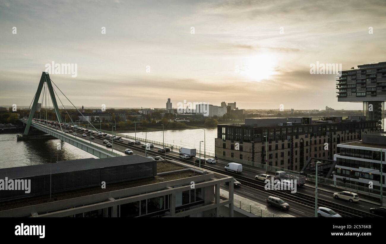 Along bridge hi-res stock photography and images - Alamy