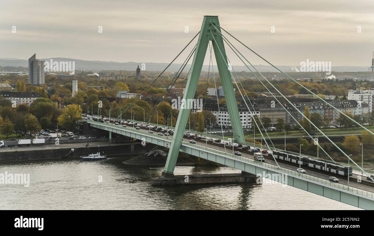 Traffic on bridge over Rhine River, Cologne, Germany Stock Photo - Alamy