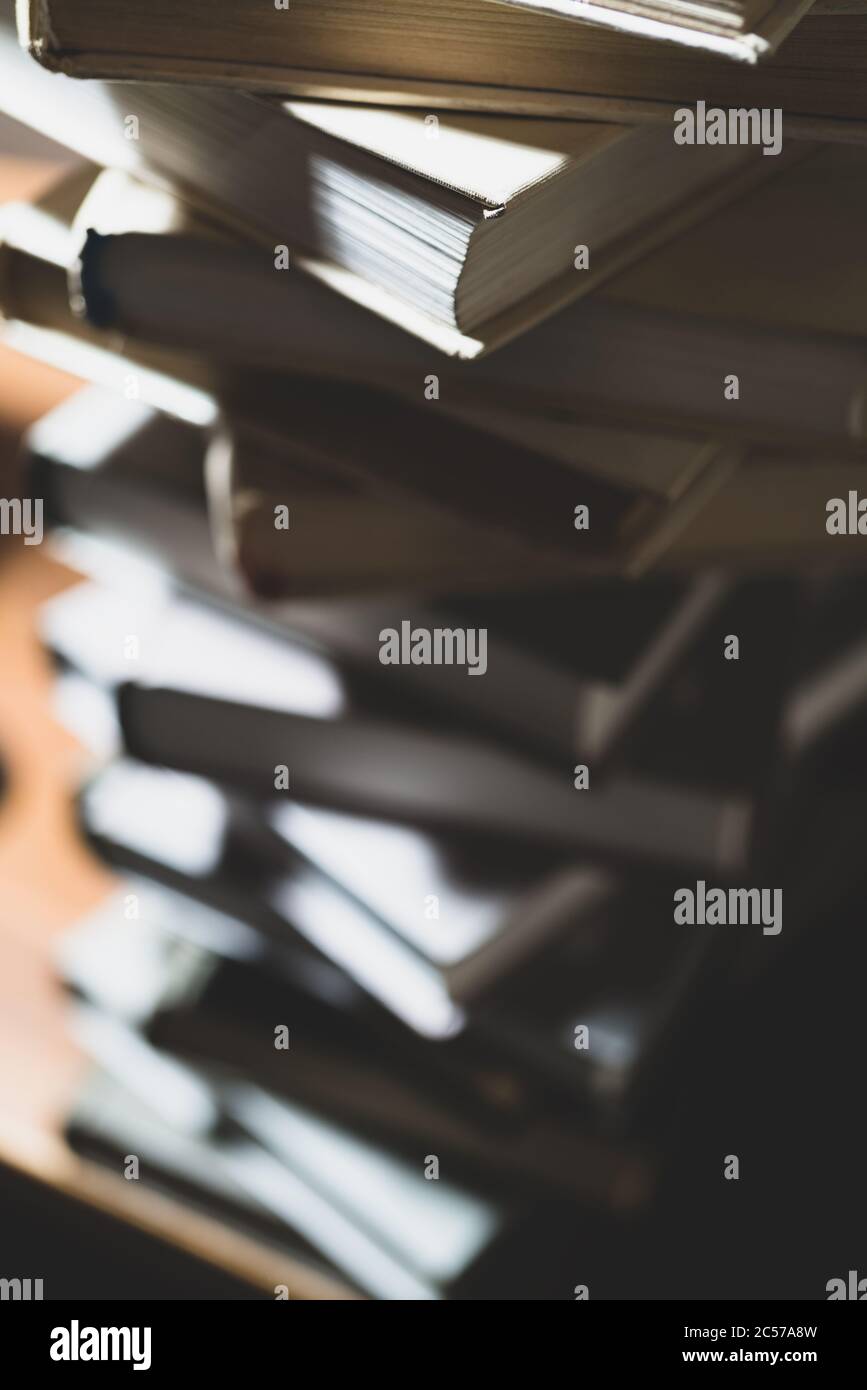 Scientific Books Learn High Resolution Stock Photography and Images - Alamy