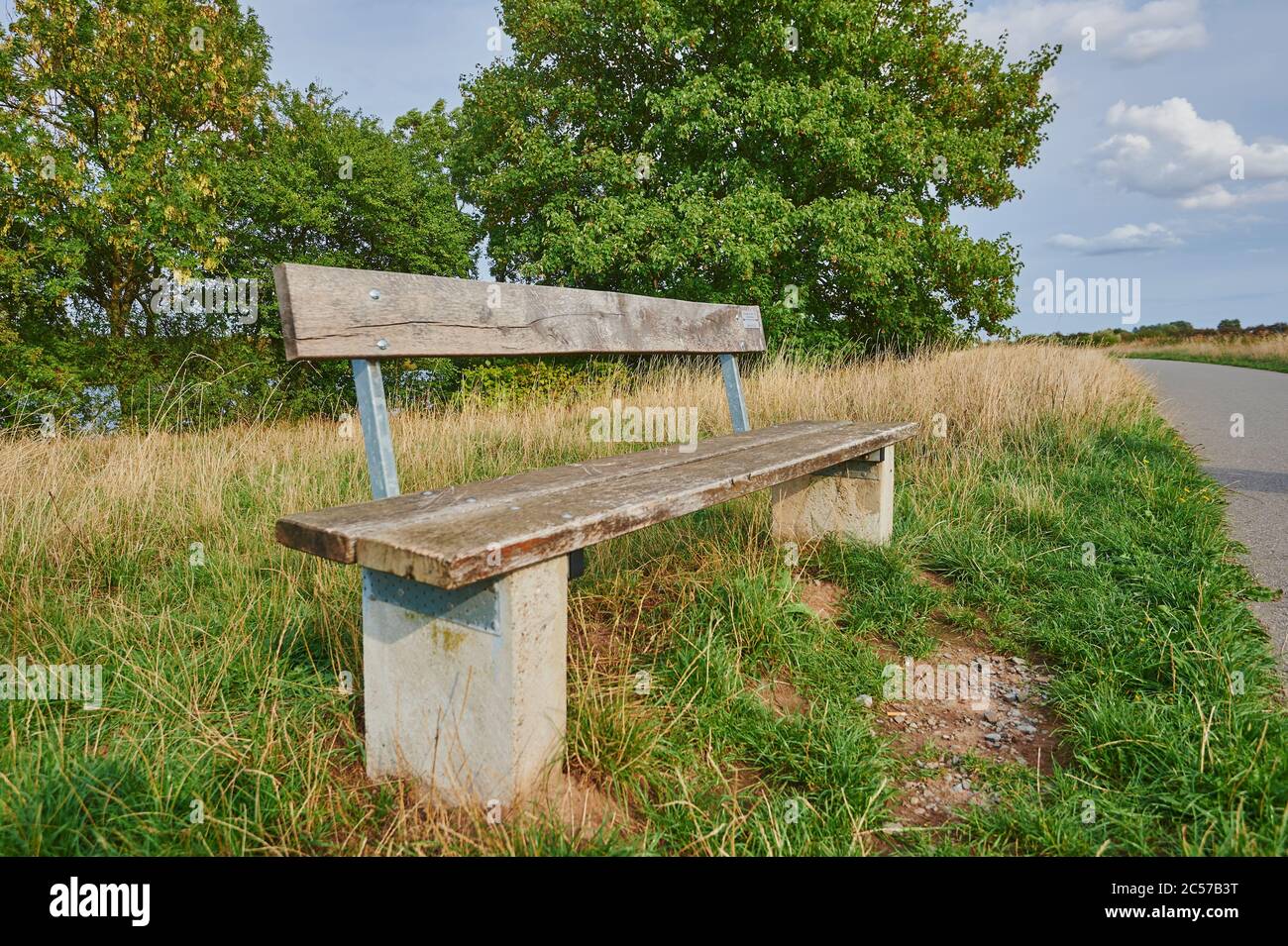 Roadside benches hi-res stock photography and images - Alamy