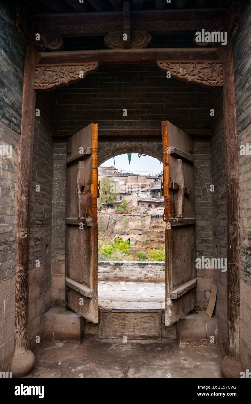 Yaodong cave house hi-res stock photography and images - Alamy