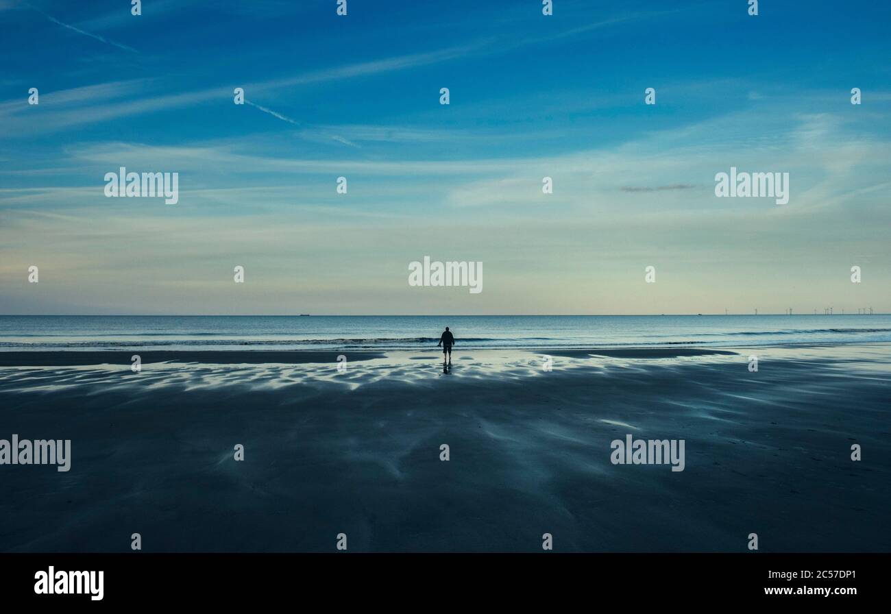 Big lonely figure hi-res stock photography and images - Alamy