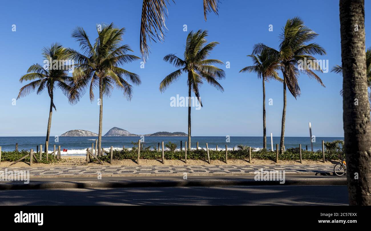 Portuguese pavement ipanema beach hi-res stock photography and images ...