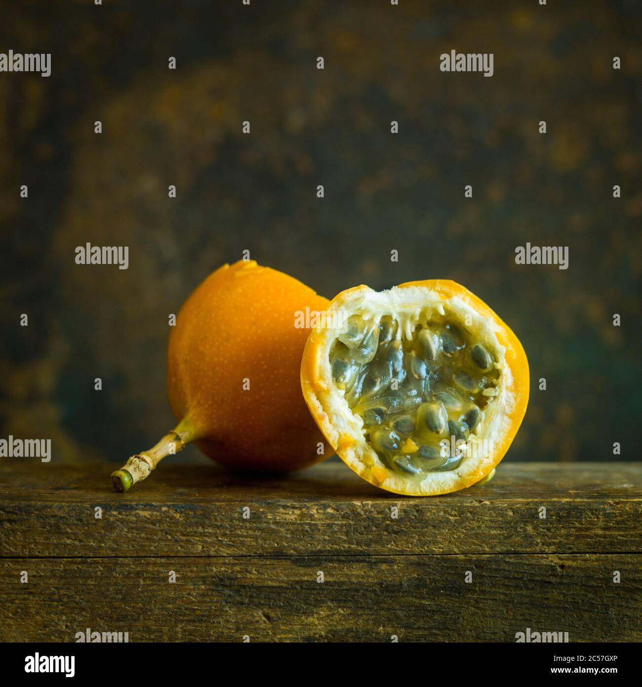 Grenadilla. Passion fruit Stock Photo - Alamy