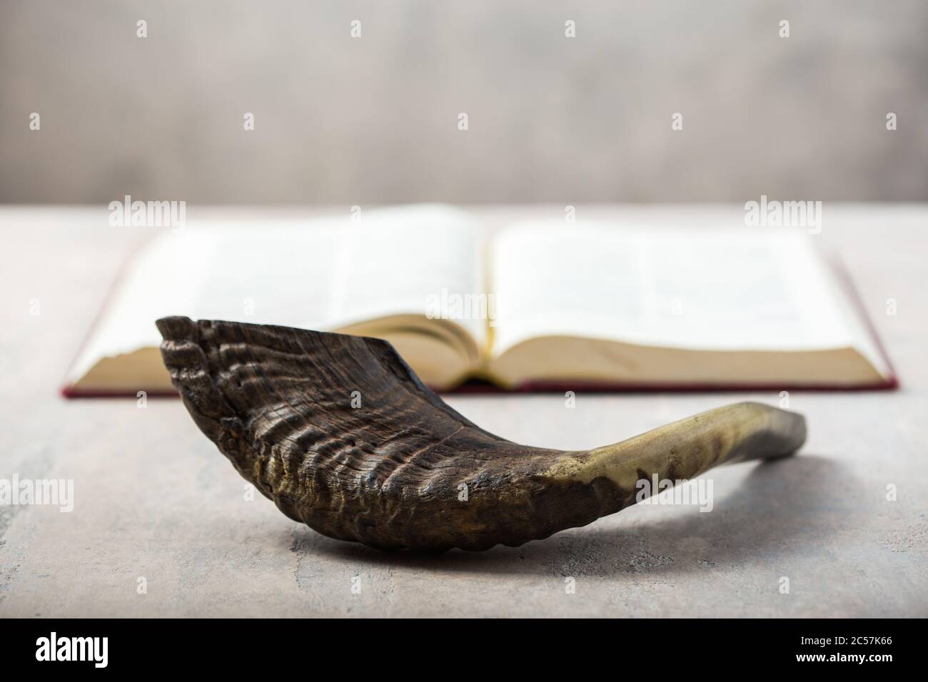 Jewish ritual horn hi-res stock photography and images - Alamy