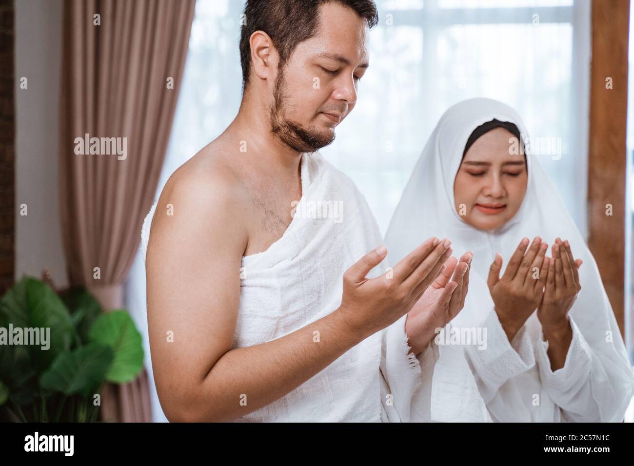 Kaaba mecca praying hi-res stock photography and images - Alamy