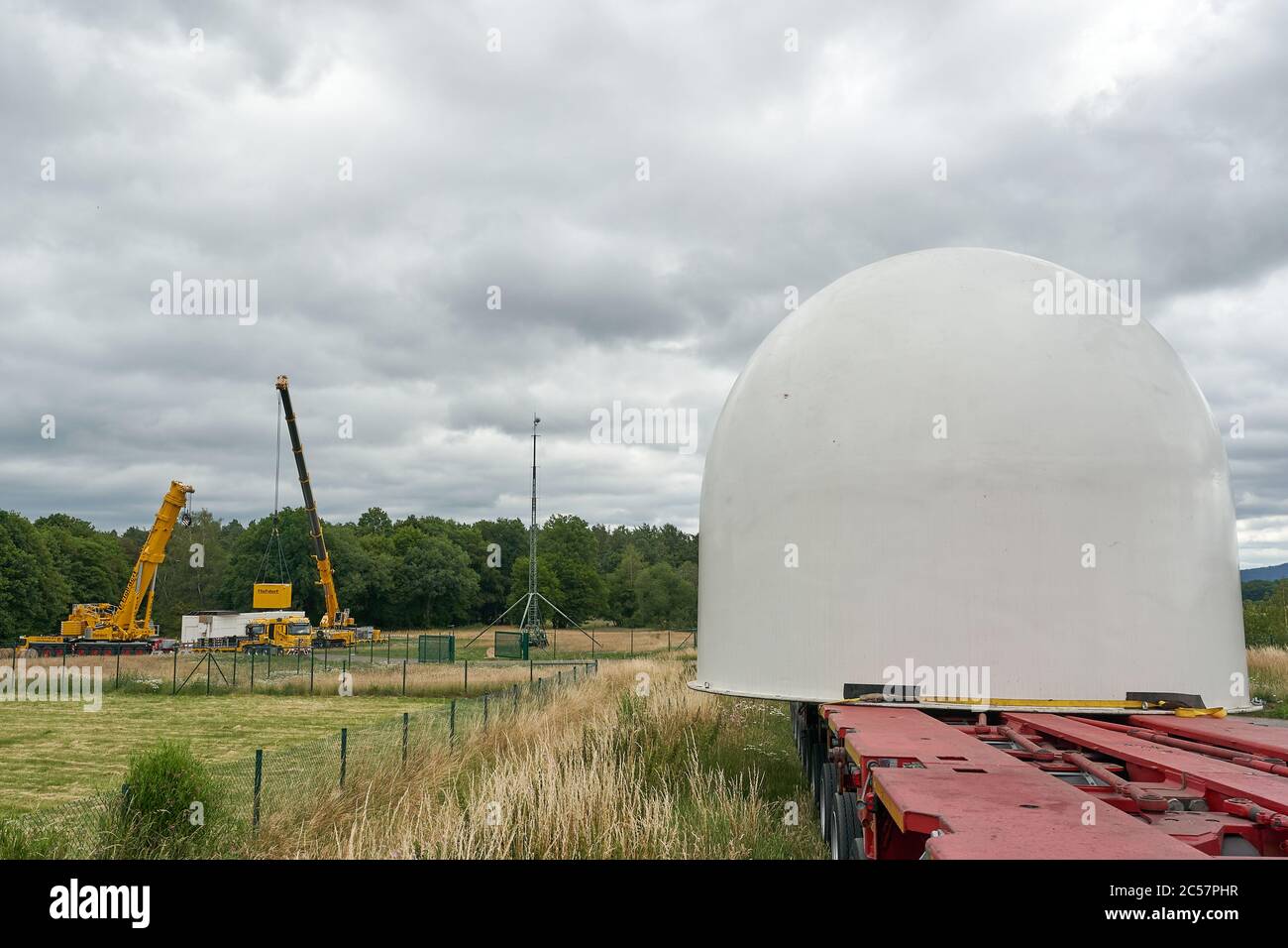 Military tracking system hi-res stock photography and images - Alamy