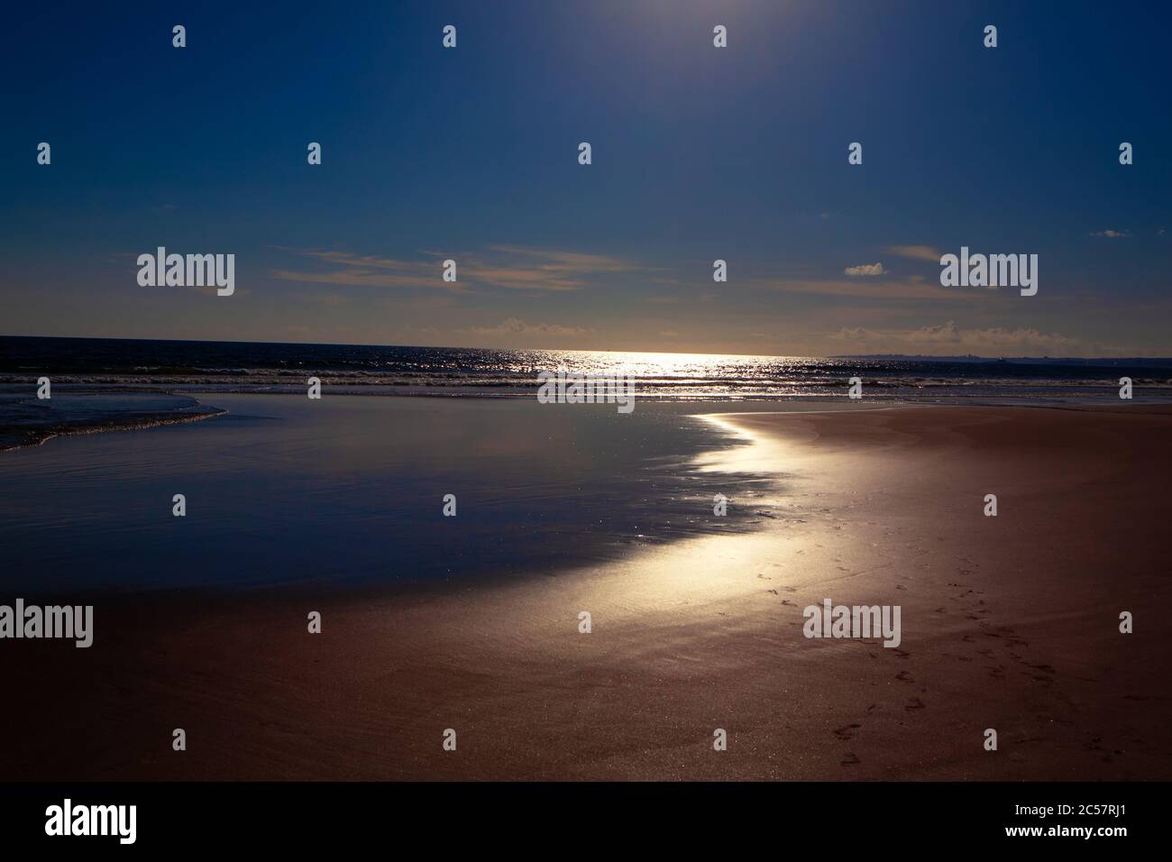 Moon night beach sea waves tide hi-res stock photography and images - Alamy