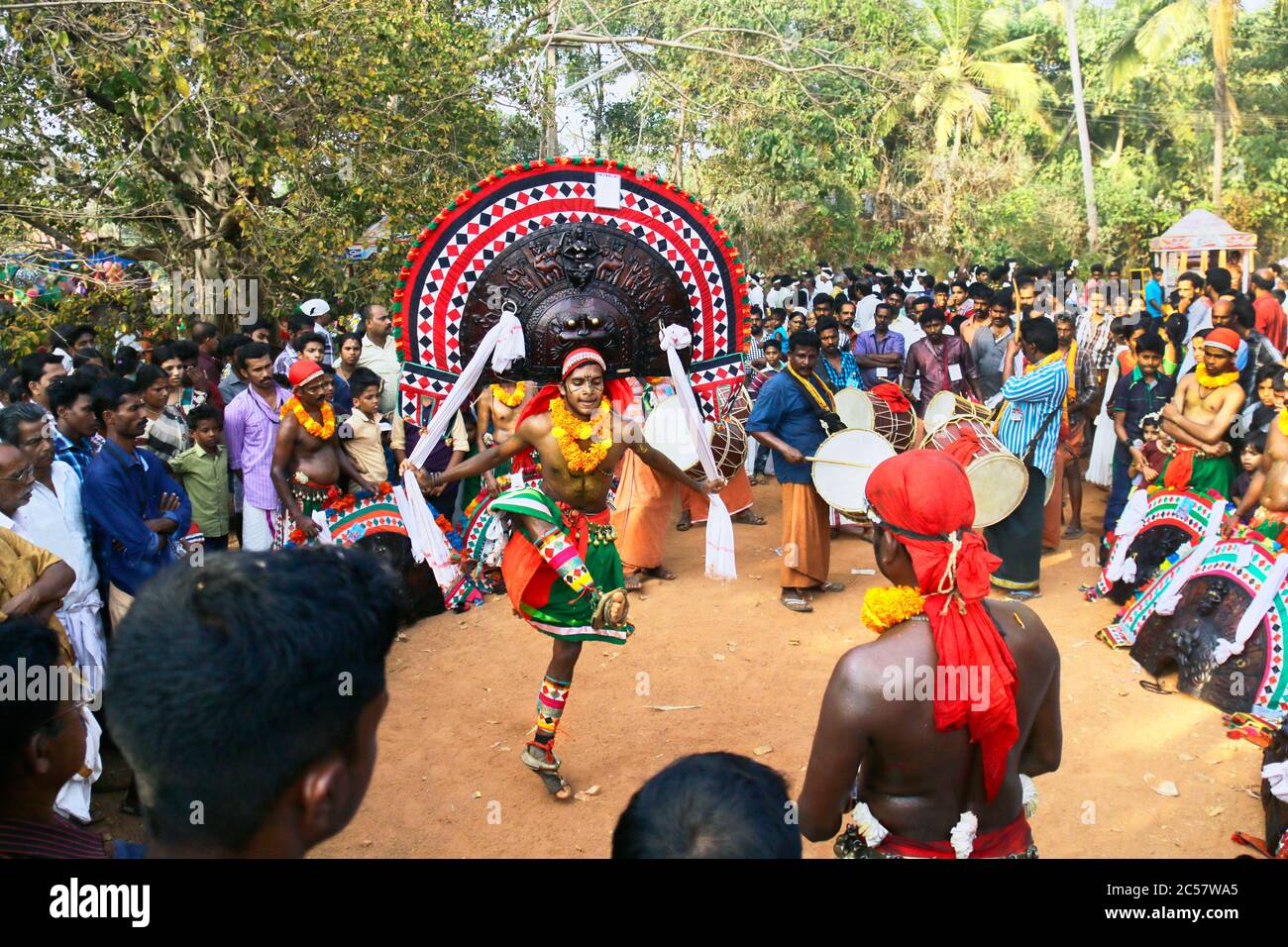 Theyyam and thira hi-res stock photography and images - Alamy
