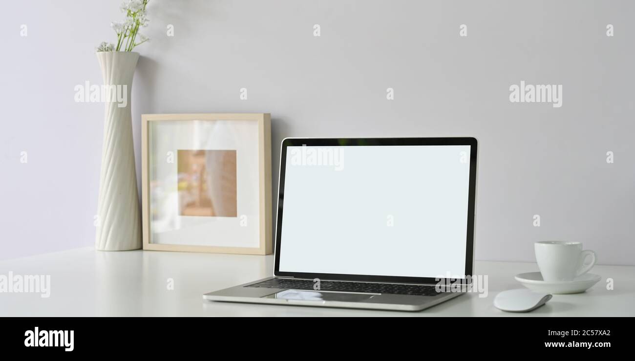 Orderly workspace hi-res stock photography and images - Alamy