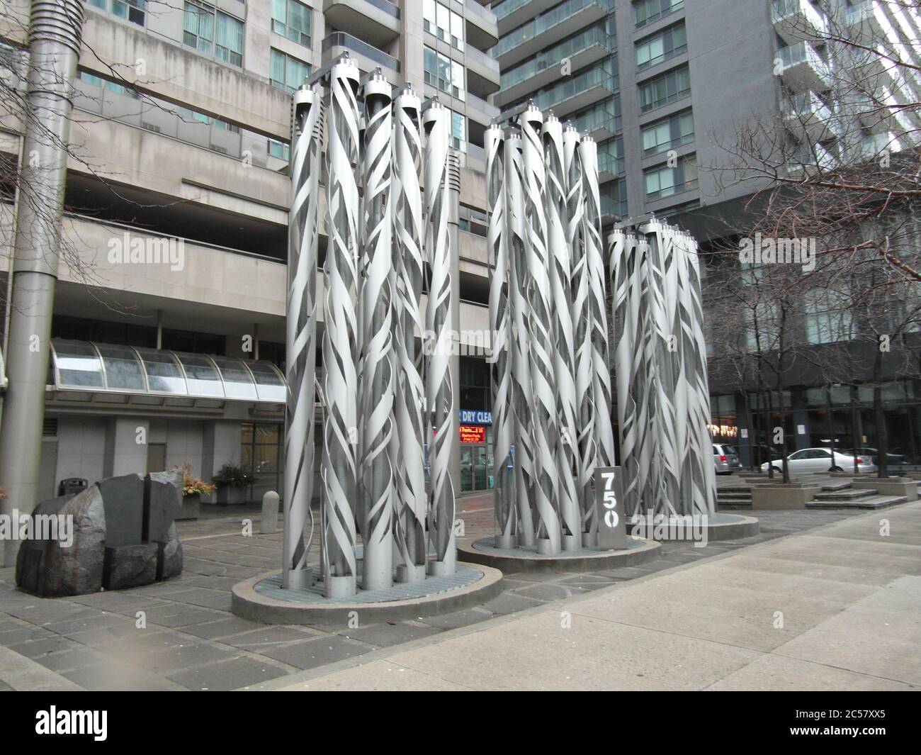 Beautiful Toronto, Ontario. Architecture, old and new buildings ...
