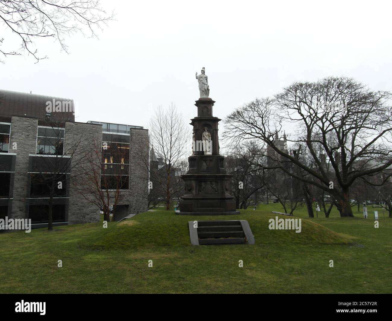 Beautiful Toronto, Ontario. Architecture, old and new buildings ...