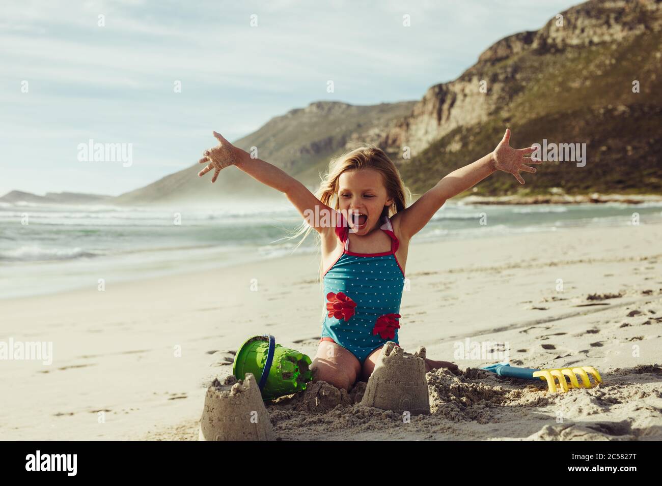 Building A Sandcastle High Resolution Stock Photography and Images - Alamy