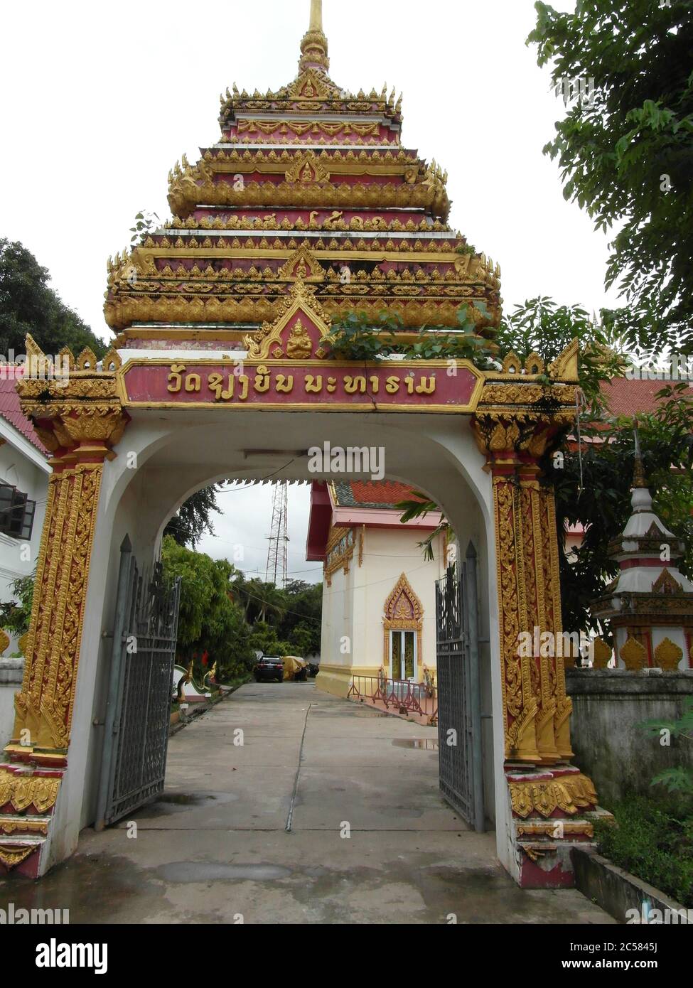 Beautiful and original Laos. Capital Of Vientiane. An unusual journey ...