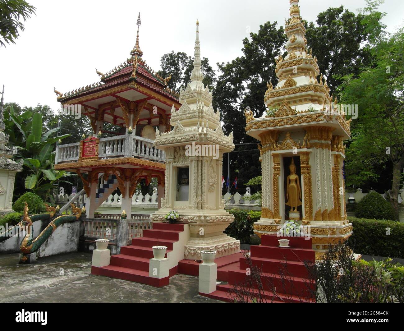 Beautiful and original Laos. Capital Of Vientiane. An unusual journey ...