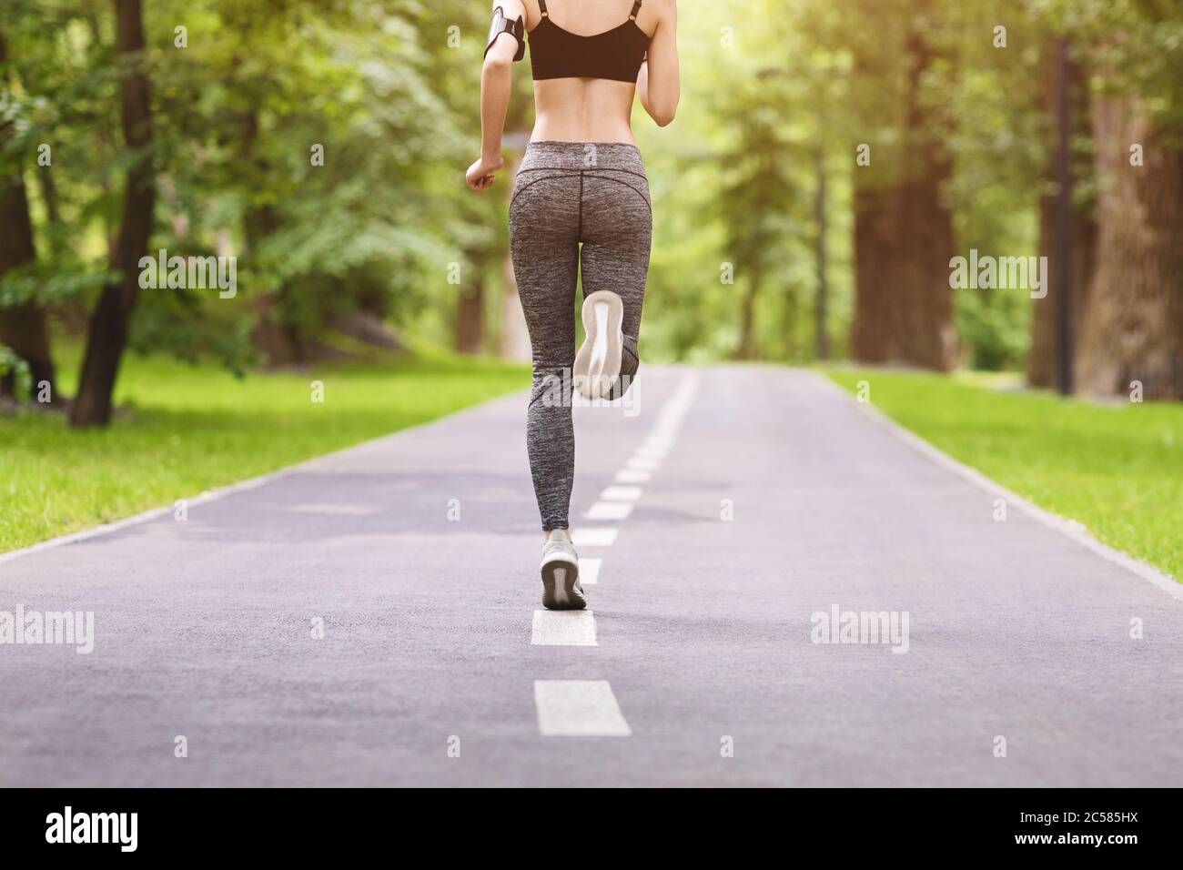 Free running female hi-res stock photography and images - Alamy