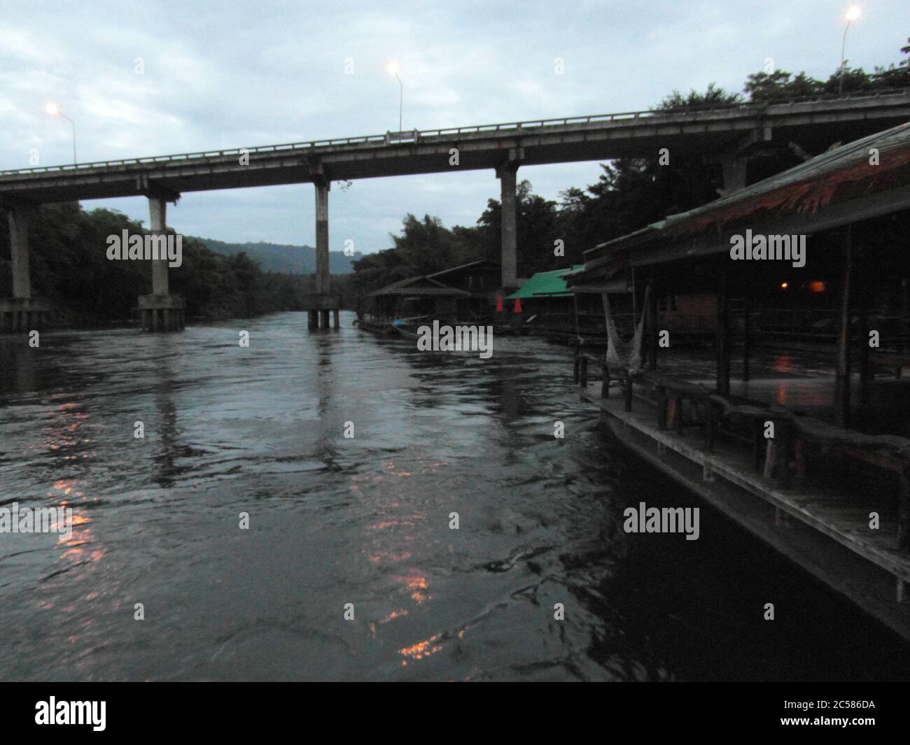 Hotel with cabins on the water, a swimming pool and a wonderful Thai ...