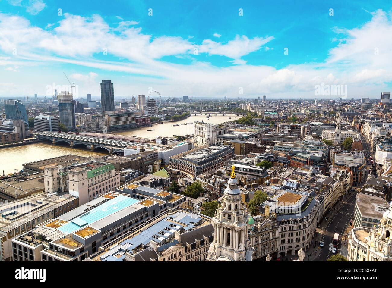 Panoramic aerial view of London in a beautiful summer day, England ...