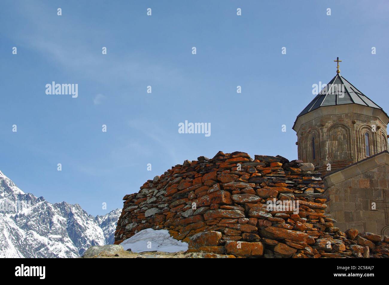 Gergeti trinity church near kazbegi hi-res stock photography and images ...