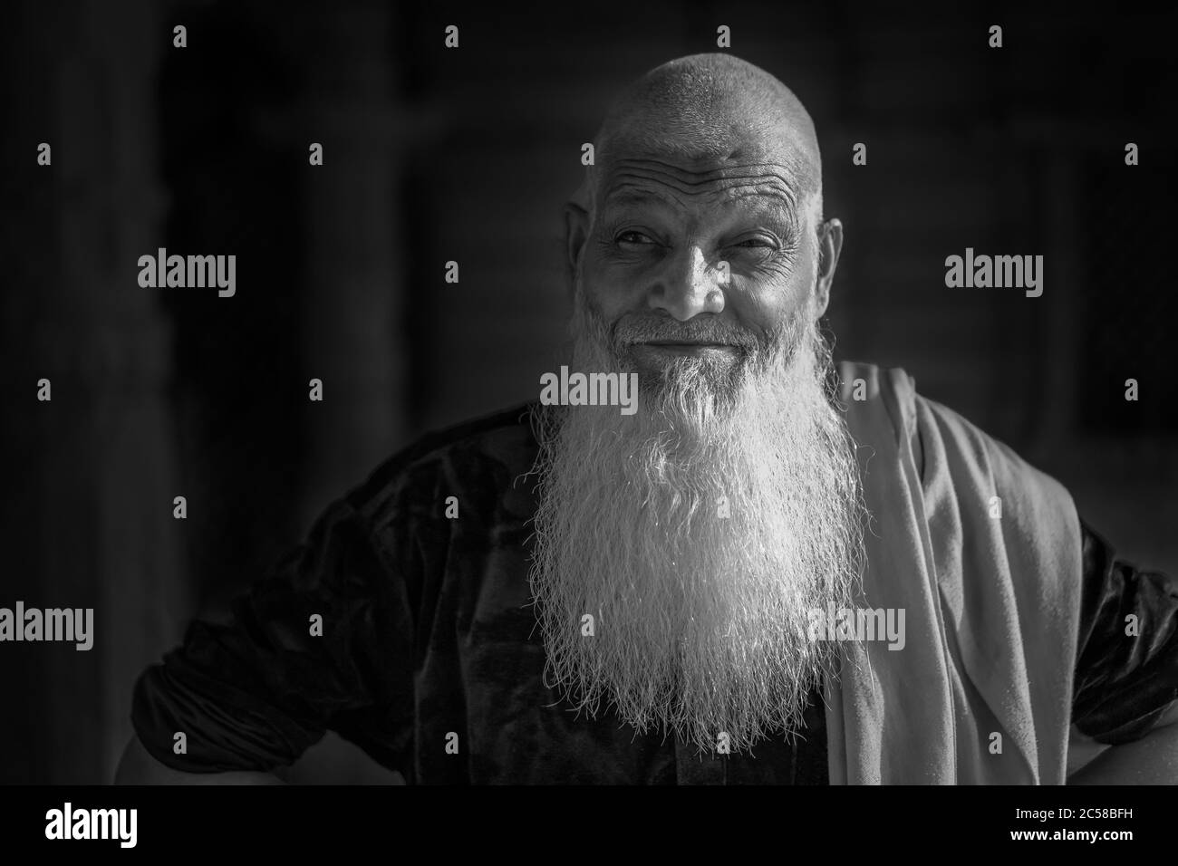 Indian hindu pujari priest Black and White Stock Photos & Images - Alamy
