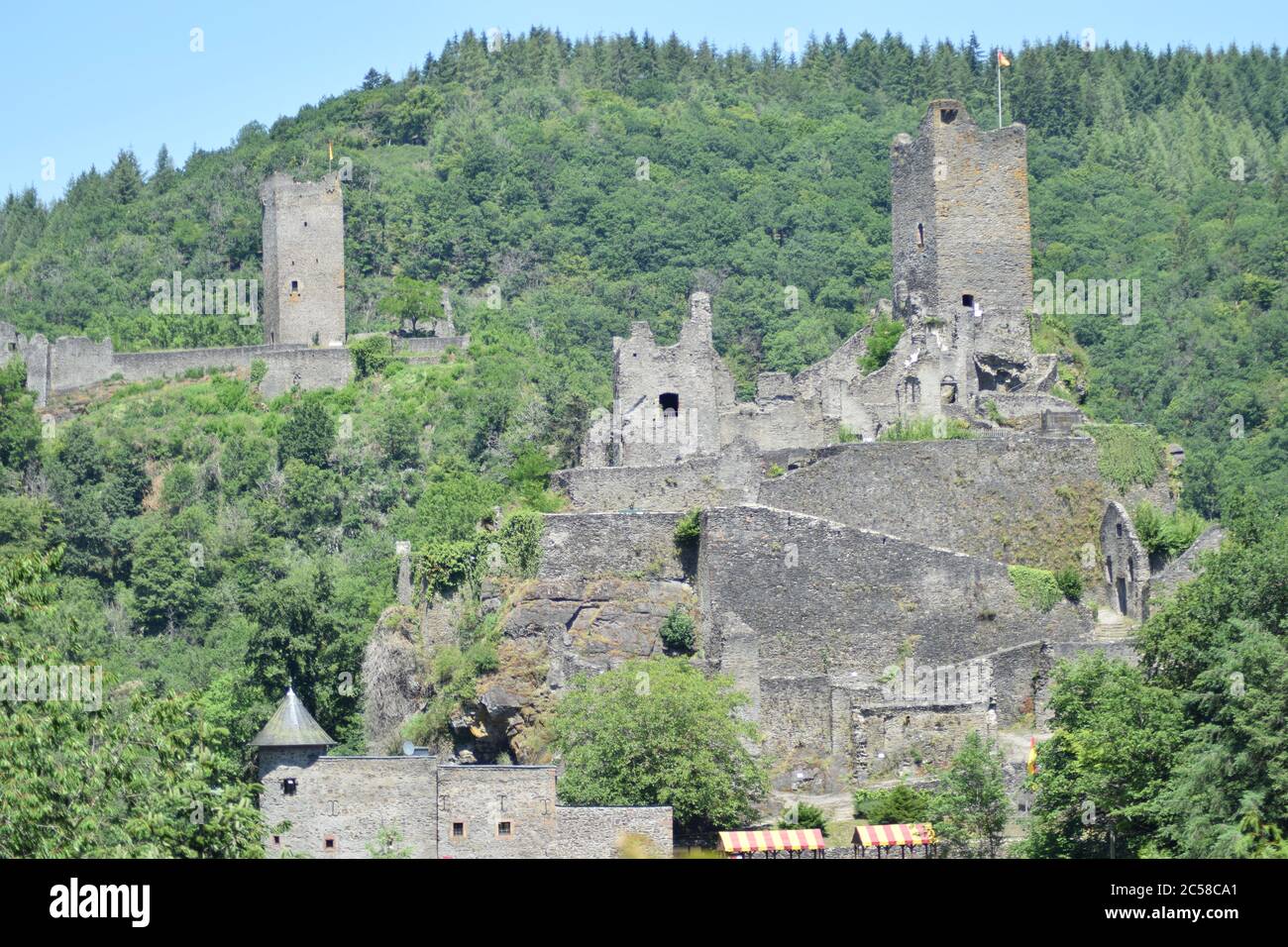 castle ruin in the Eifel: Niederburg and Oberburg Manderscheid Stock ...